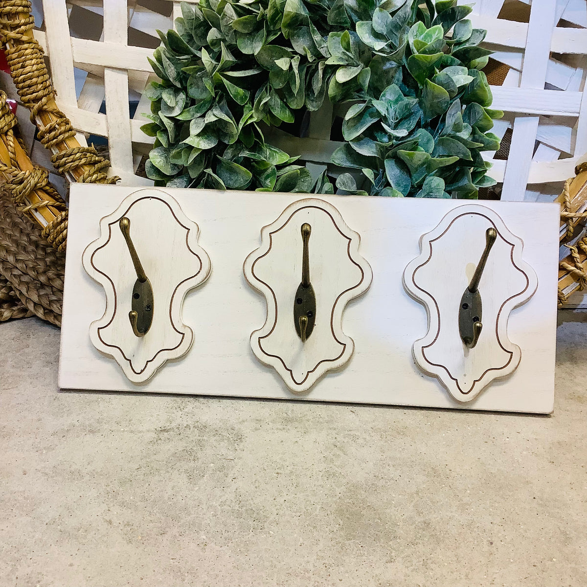 WOOD TRIPLE WALL HOOK – Deb & Co. Boutique